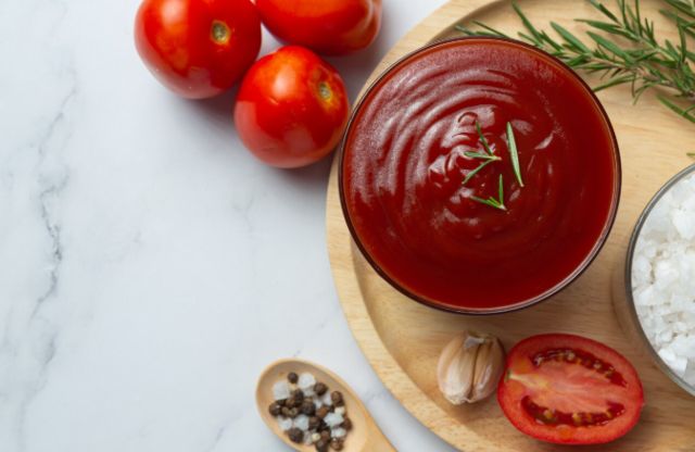Las ventajas de usar bases de tomate para cocinar - A La Luz Pública ...